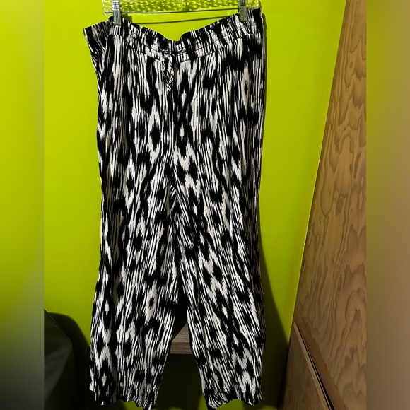 torrid | Pants & Jumpsuits | Torrid Wide Leg Light Weight Pull On Pants ...